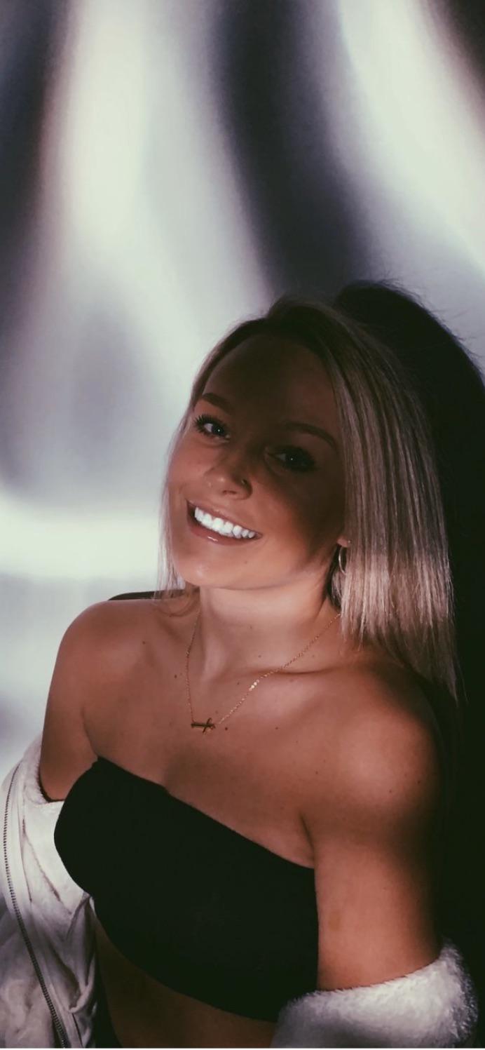 Am I hot enough to rape | Scrolller