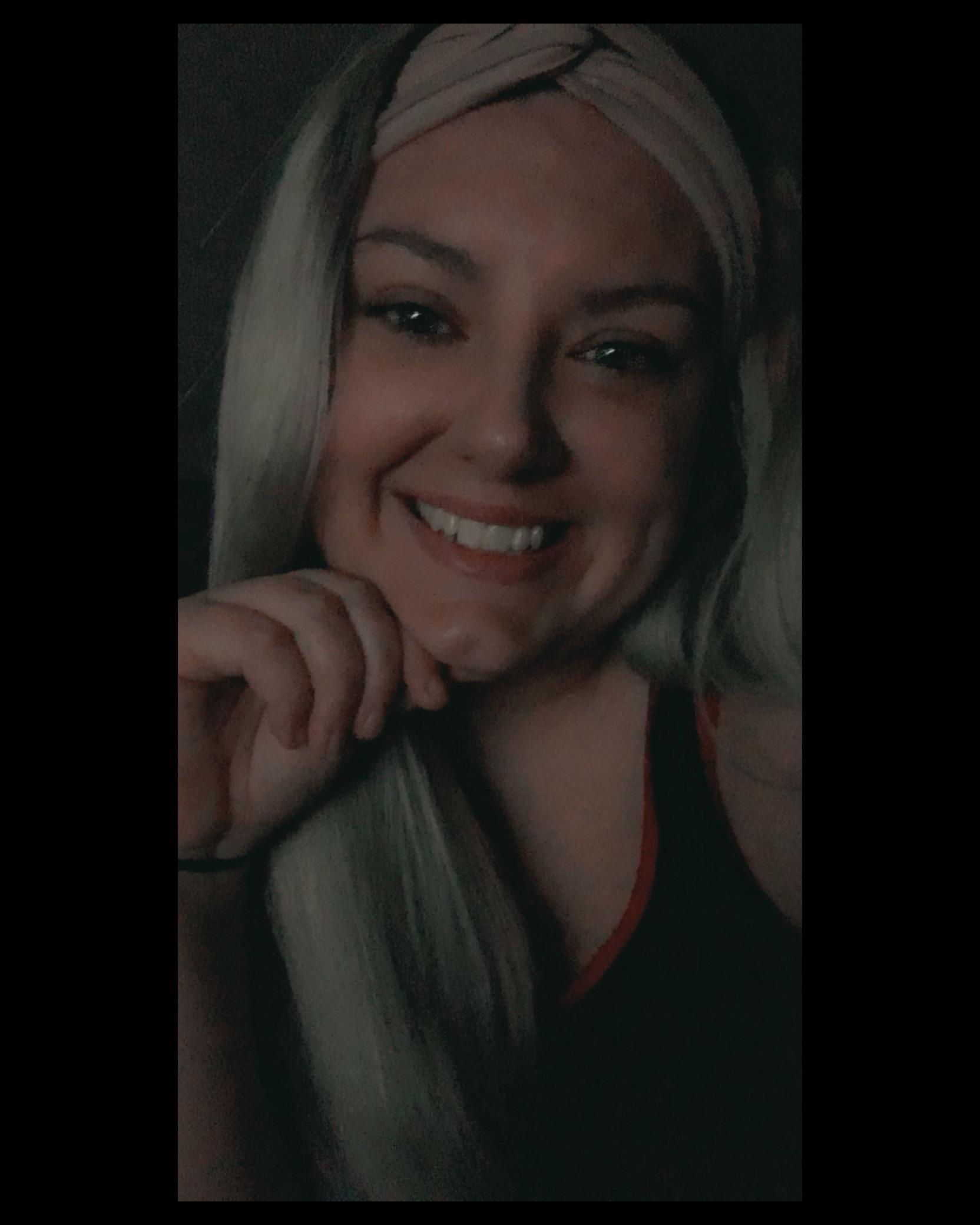 Am I? No makeup. (27F) | Scrolller