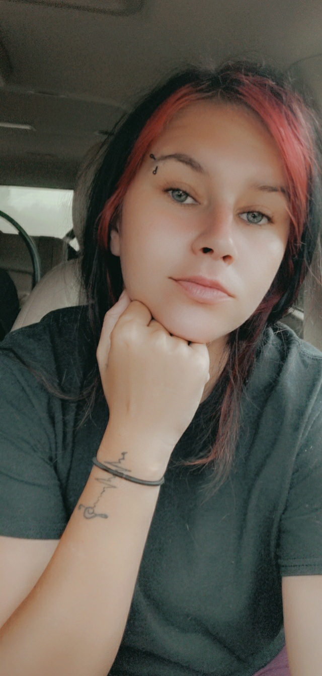 Am I still cute with bed head? 27f | Scrolller