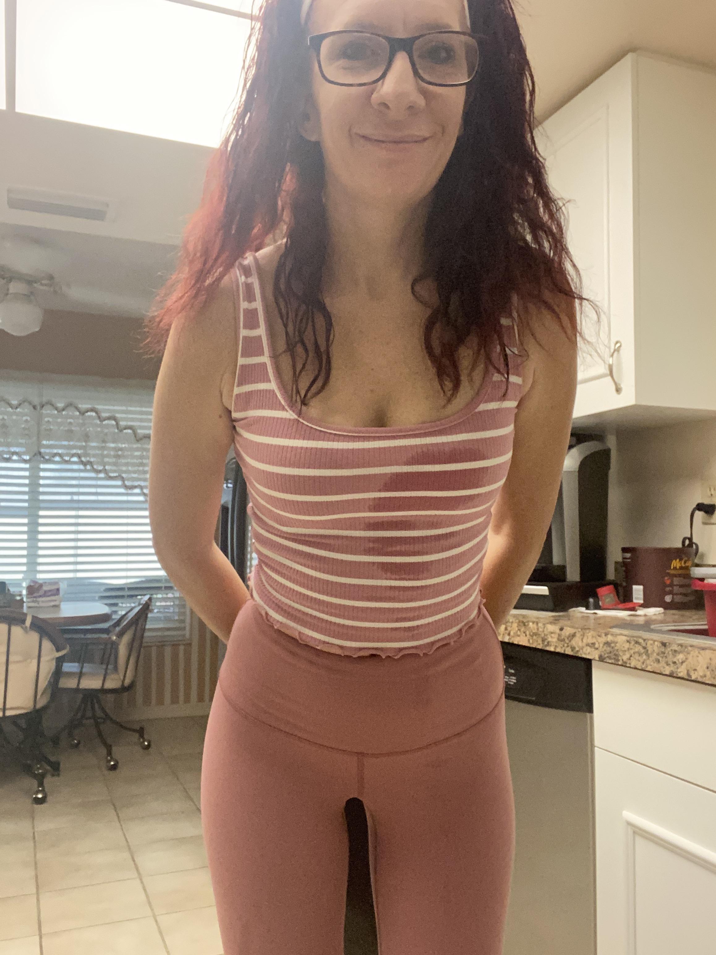 Am I still hot cleaning house? 43f | Scrolller