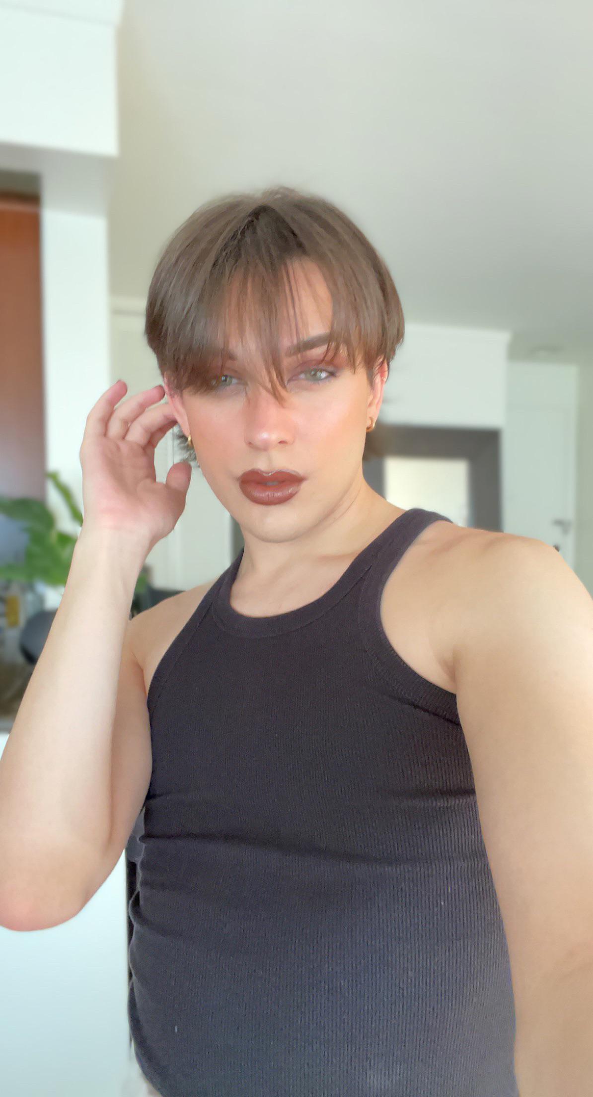 muah 💋 | Scrolller