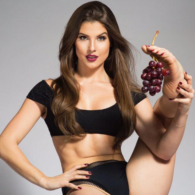 Amanda Cerny | Scrolller