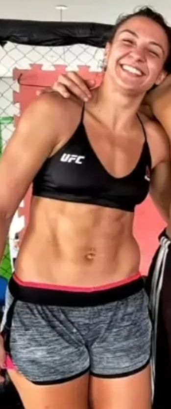 AMANDA ribas | Scrolller