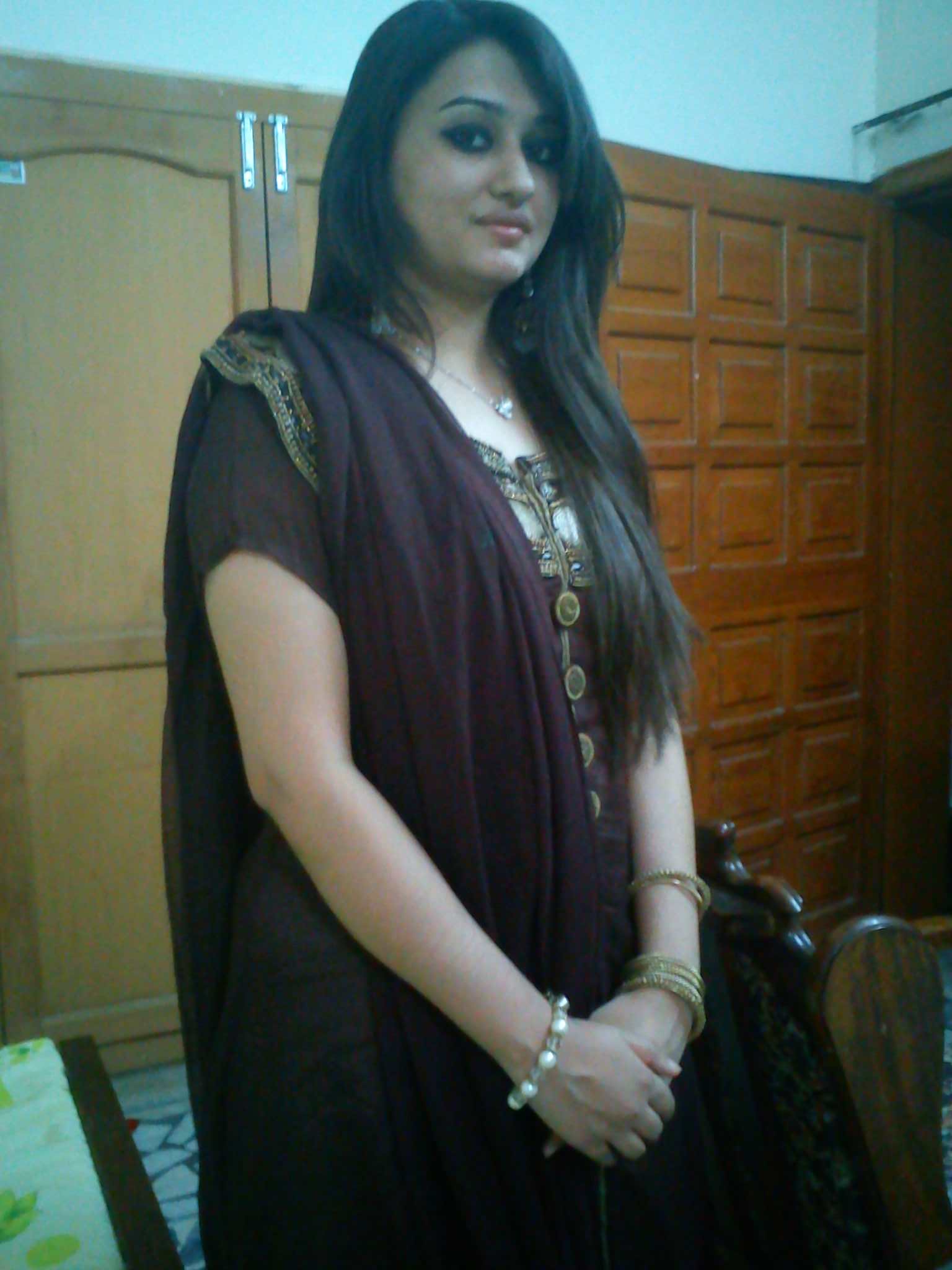 [amateur] Desi Girl Scrolller