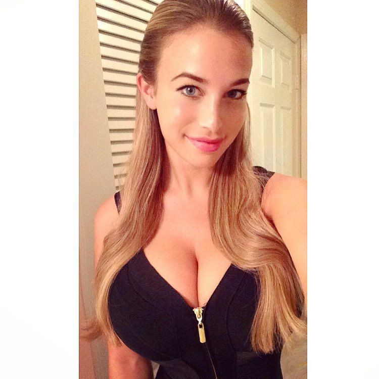 Amazing cleavage | Scrolller