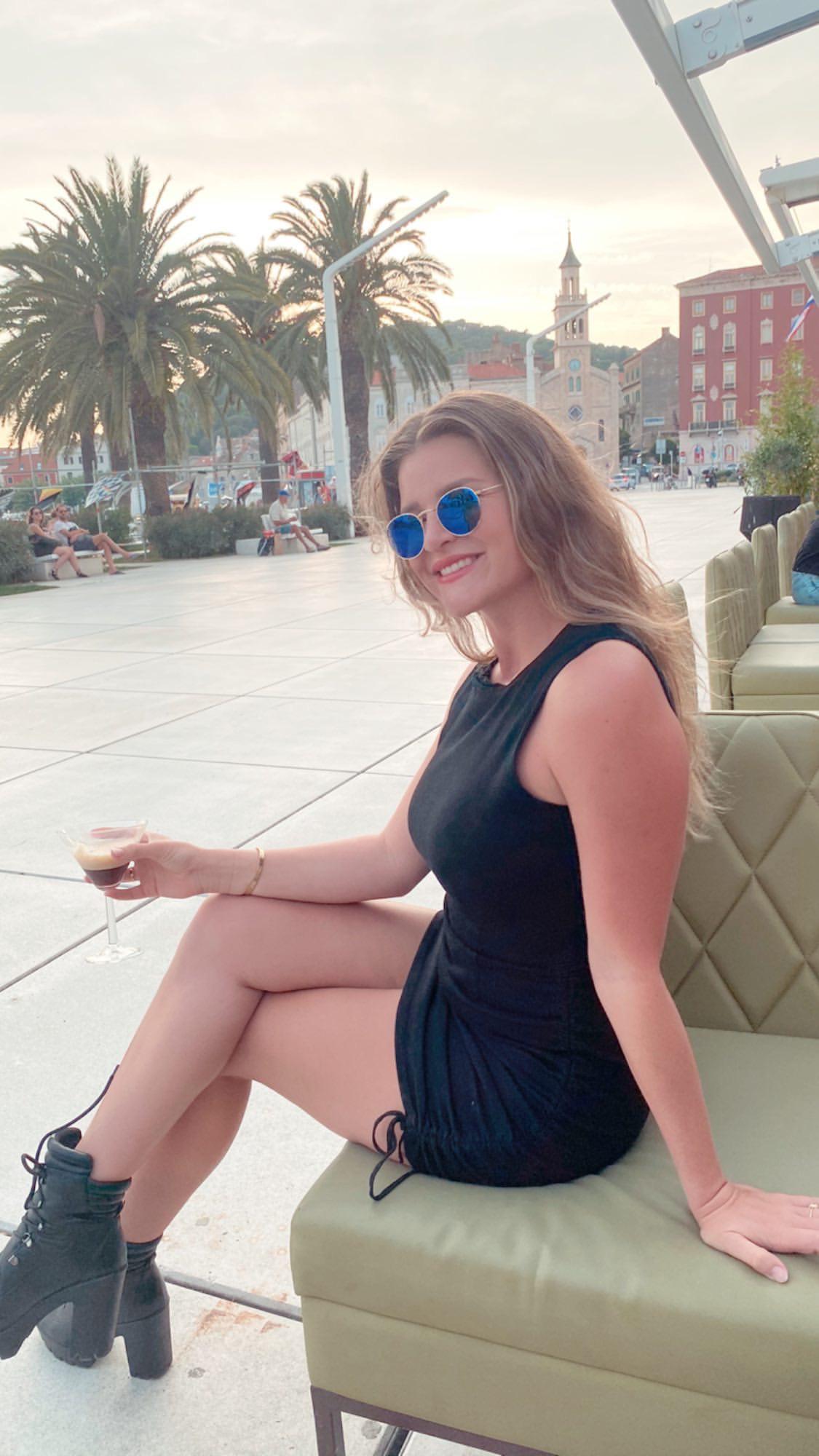 Amazing legs | Scrolller