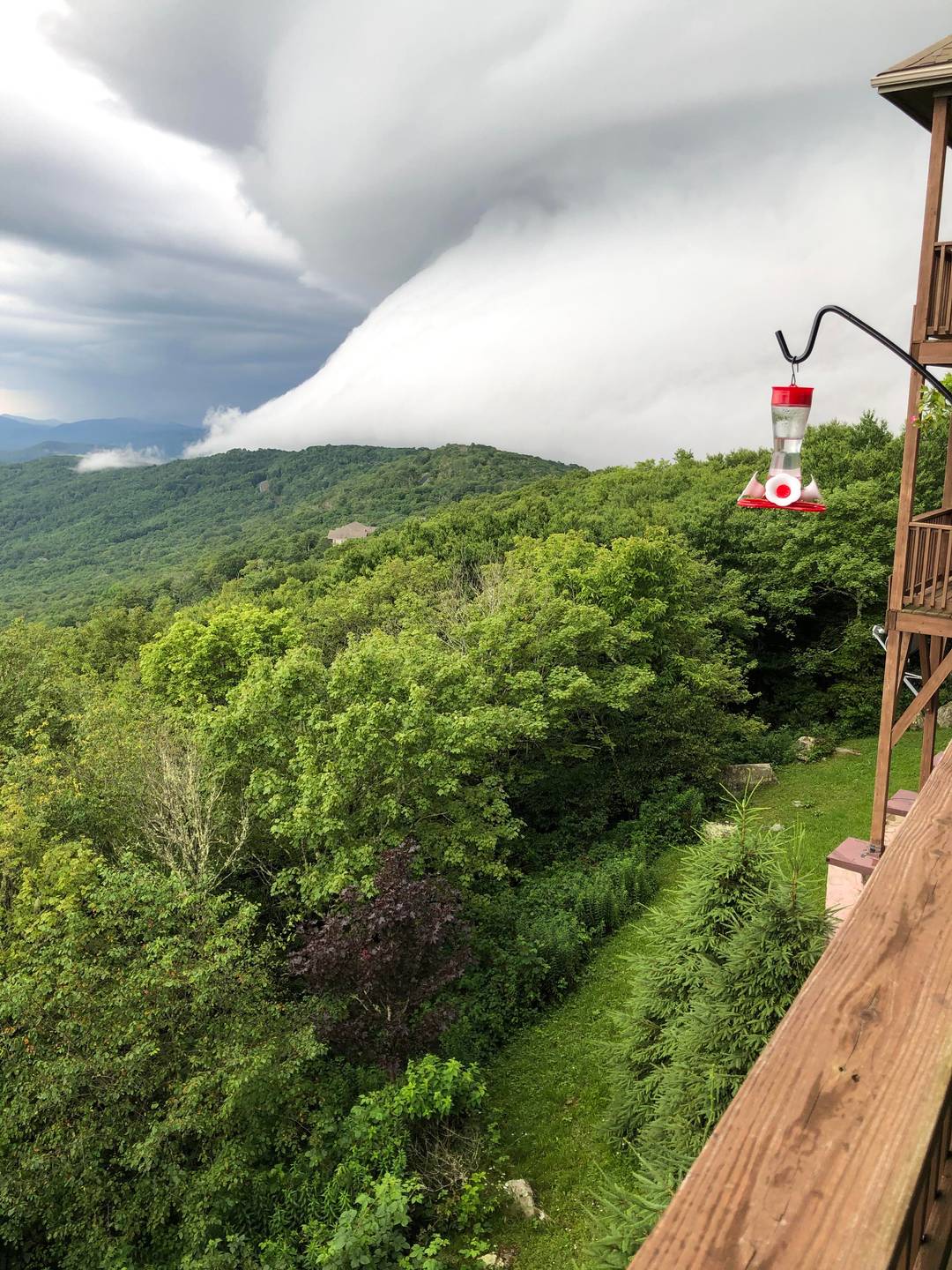 Amazing thunderstorm rolling thru Sugar Mountain. | Scrolller