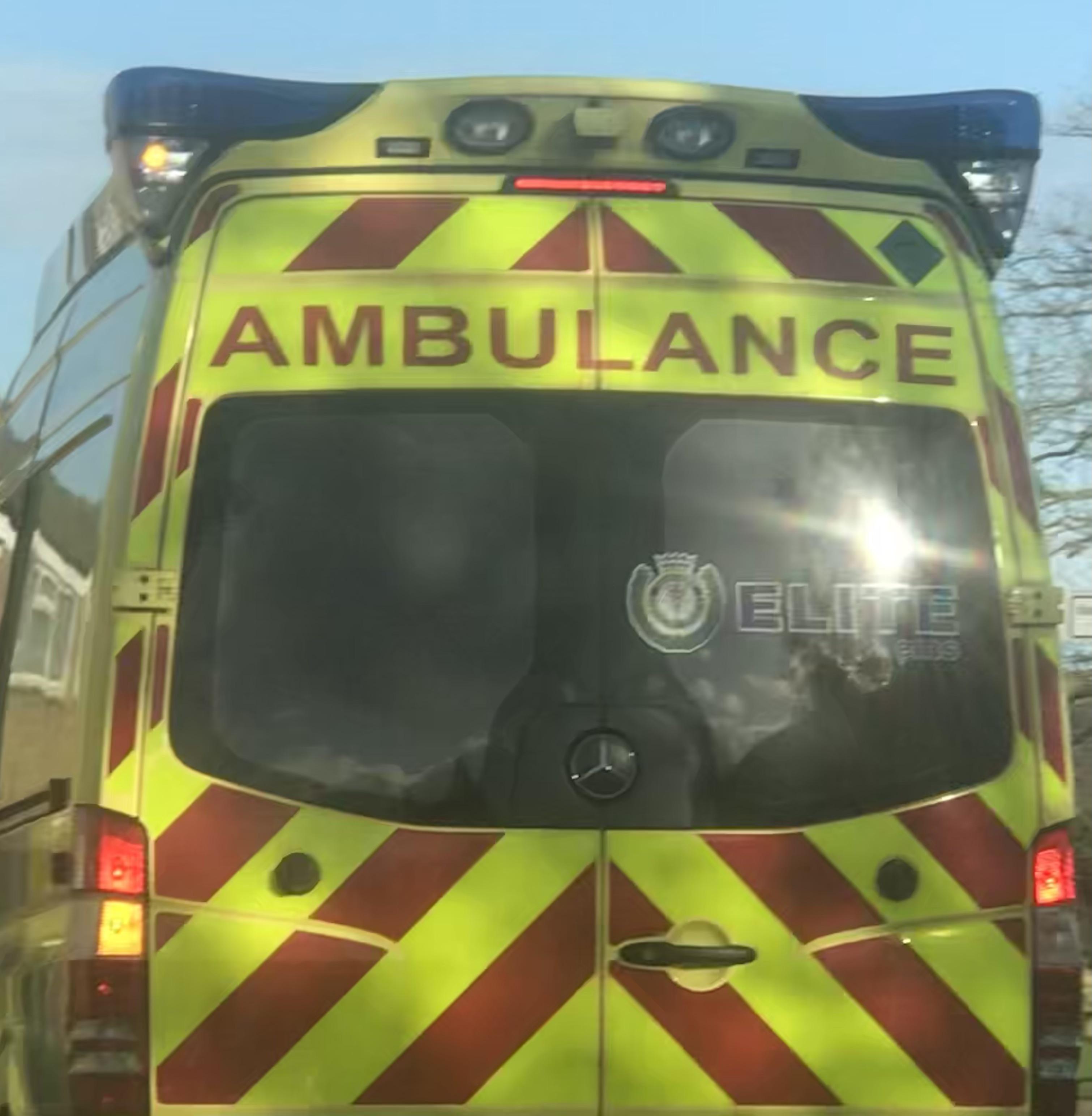ambulance_irl | Scrolller