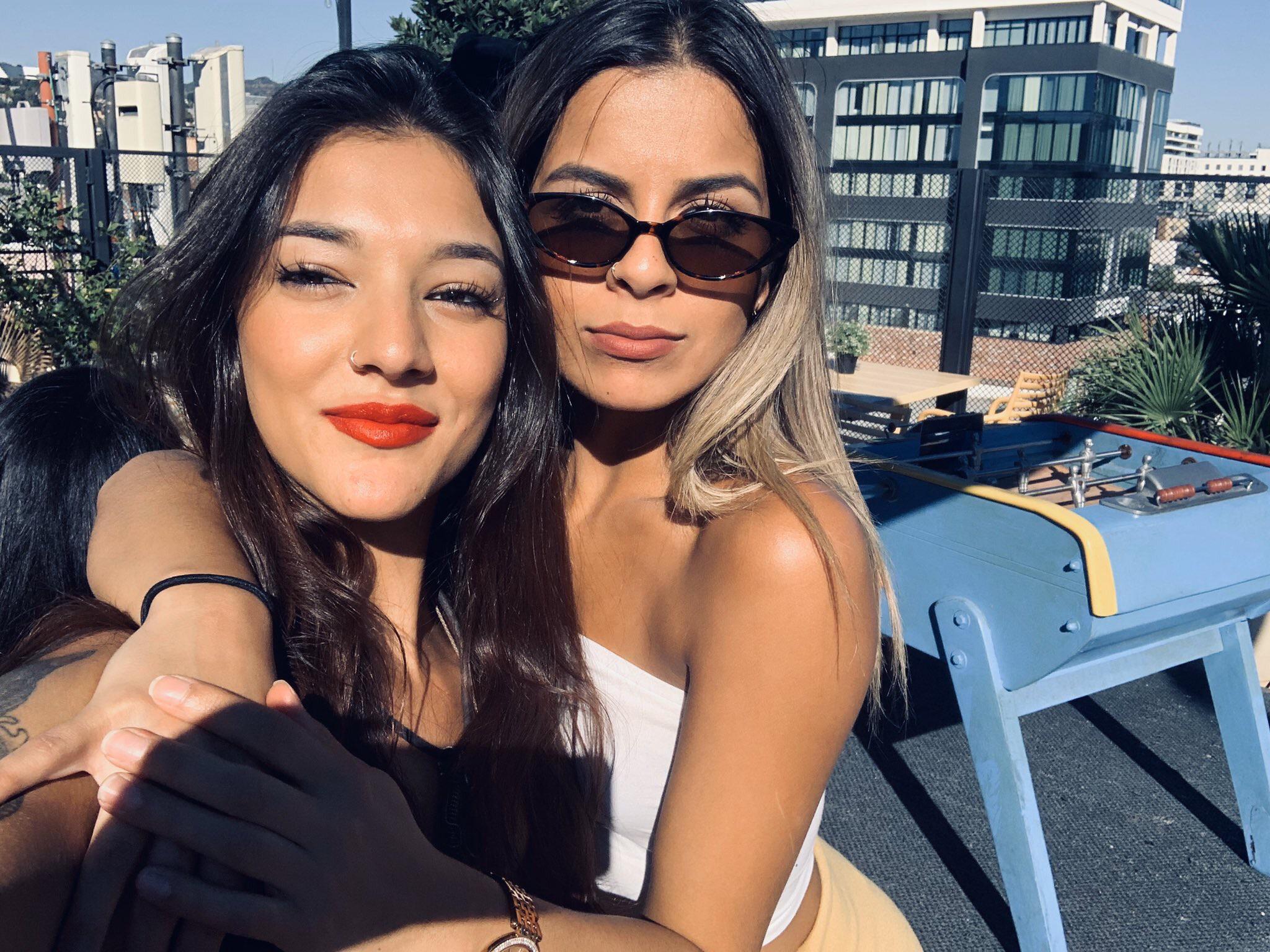 Amour Reunion | Scrolller