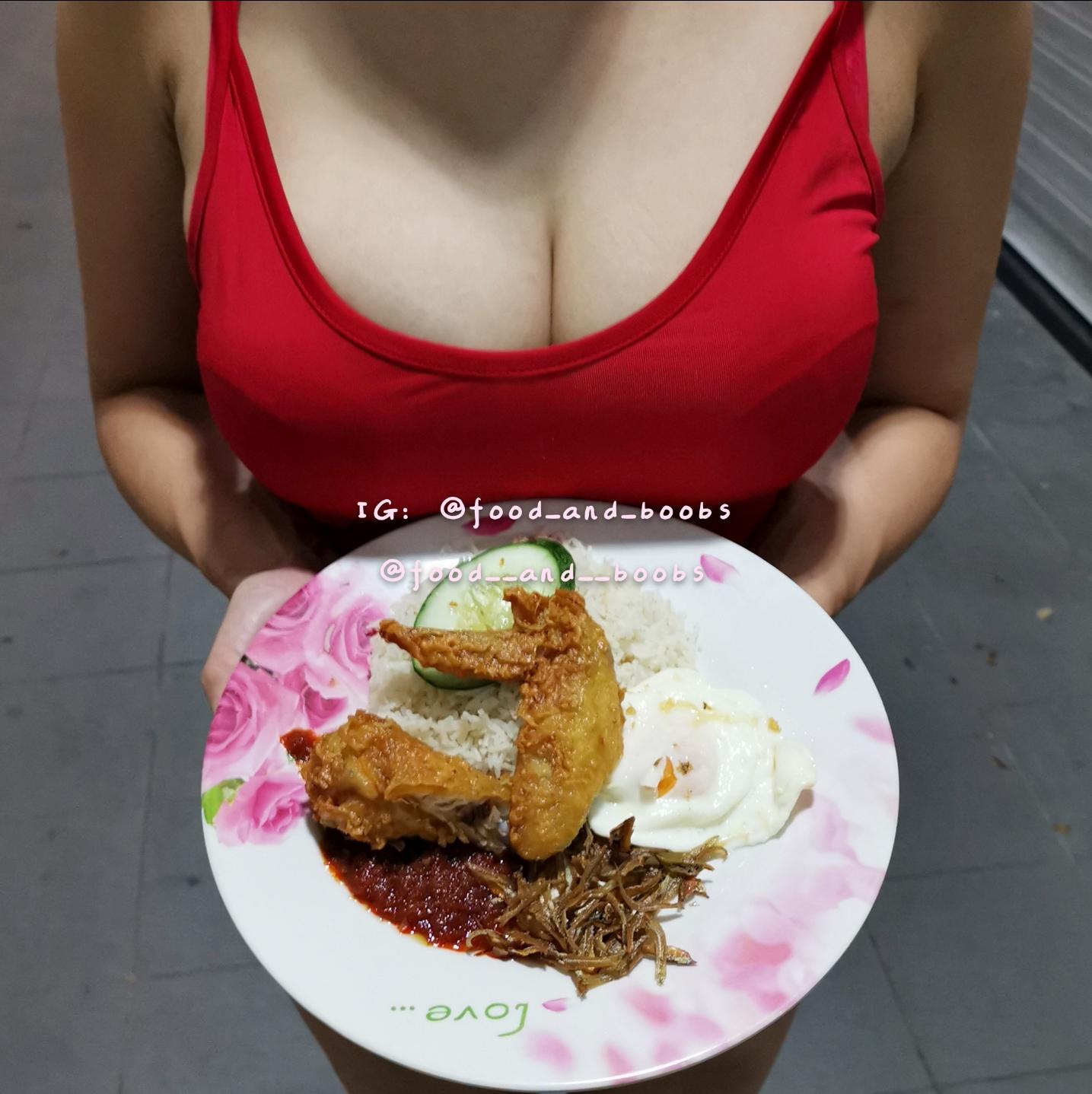 An old post with my fav changi V nasi lemak showcasing my fav local food for National Day ...