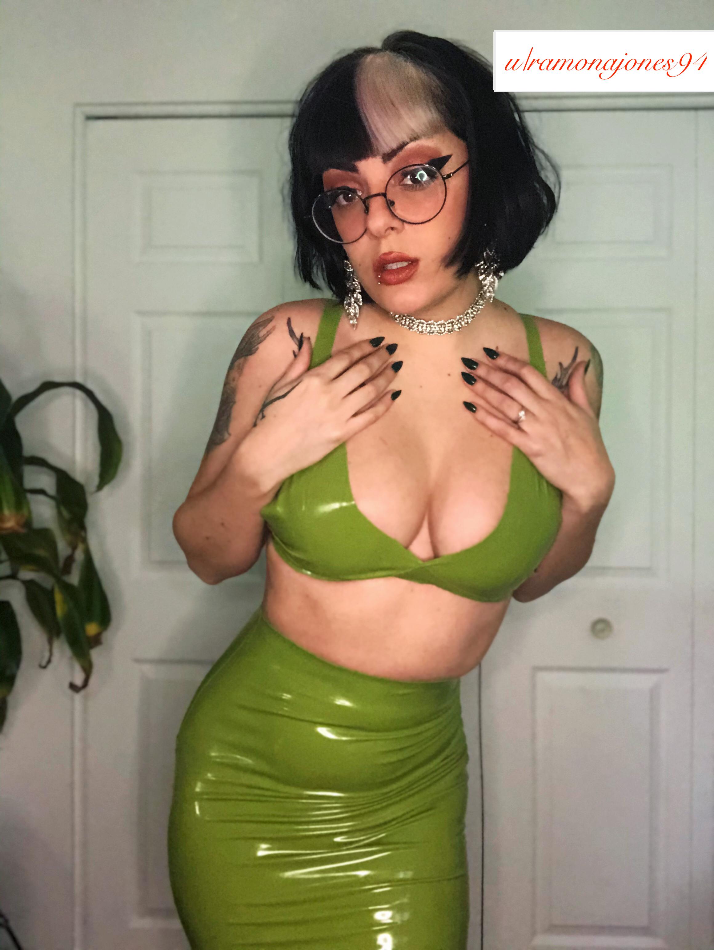 Do you like my "night out" outfit? | Scrolller