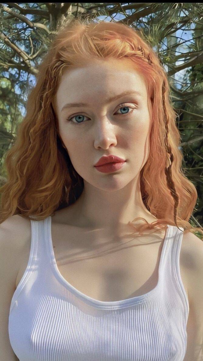 Angelina Michelle | Scrolller