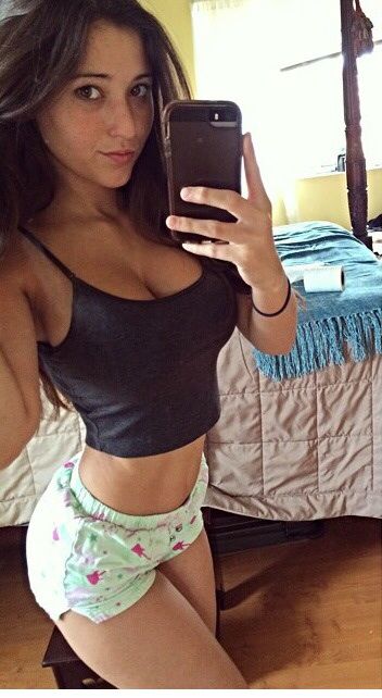 Angie Varona | Scrolller