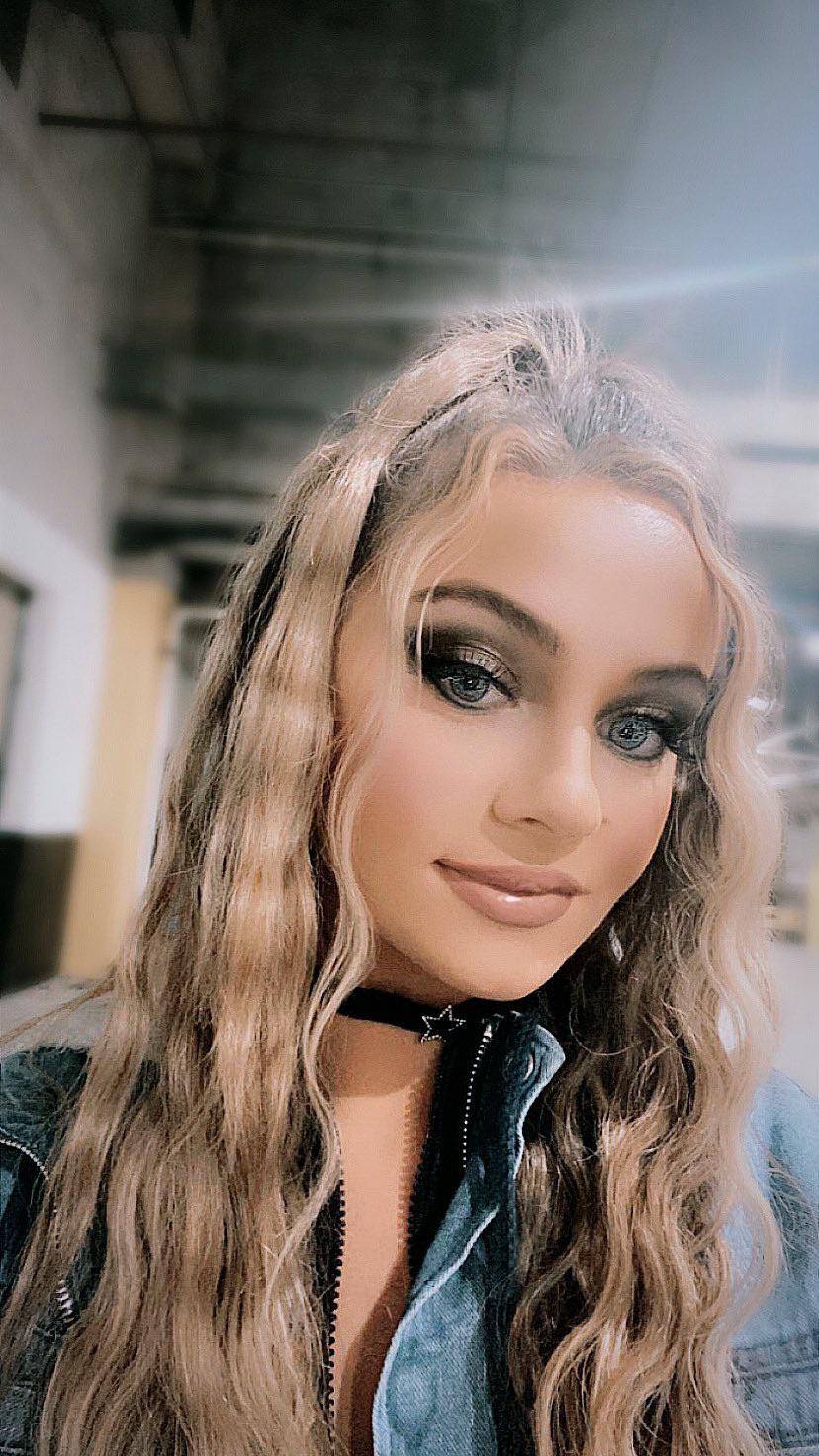 Anna Jay | Scrolller