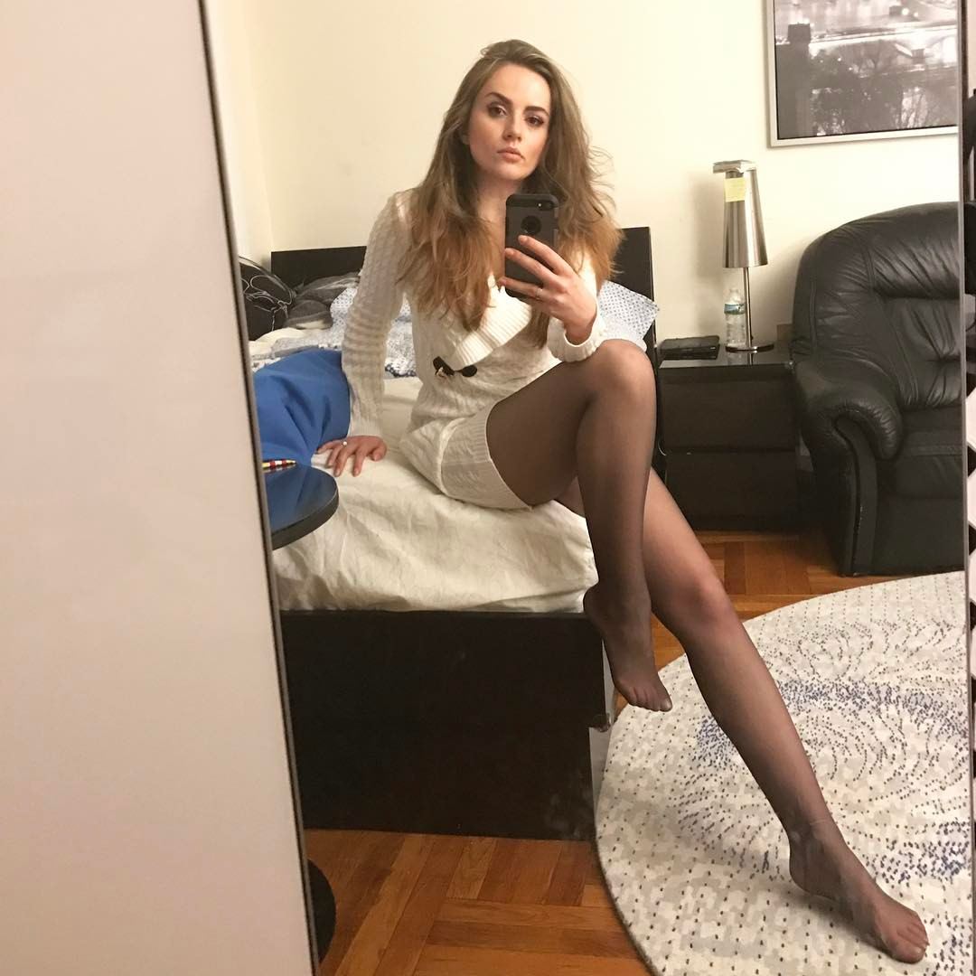 Anna Singer | Scrolller