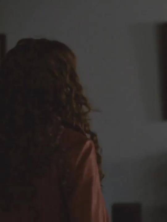 Anne Hathaway | Scrolller