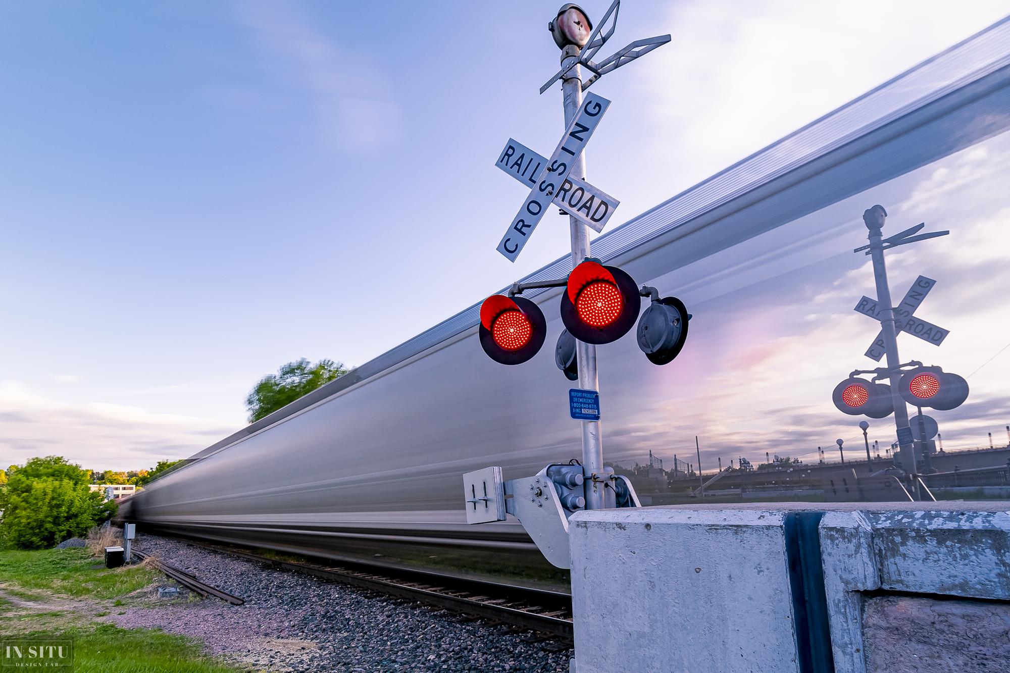 Another from my train exposure project. 20 seconds. (2000 x 1333) [OC] | Scrolller