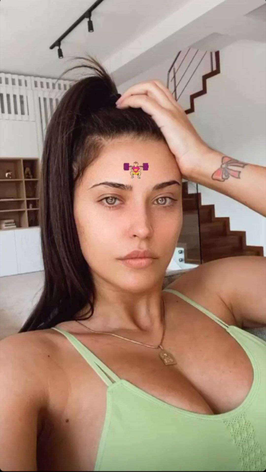 Antonia showing some cleavage on instastory | Scrolller