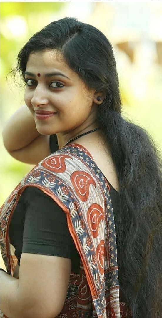 Anu Sithara | Scrolller