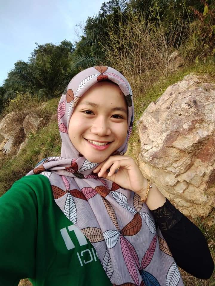 Any one cam tribute to she? | Scrolller