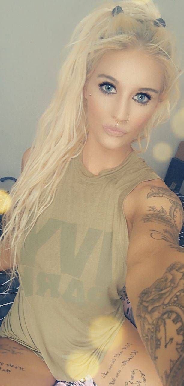 Any submissive men in here that want to be dominanted click the link in the comments, need a new ...