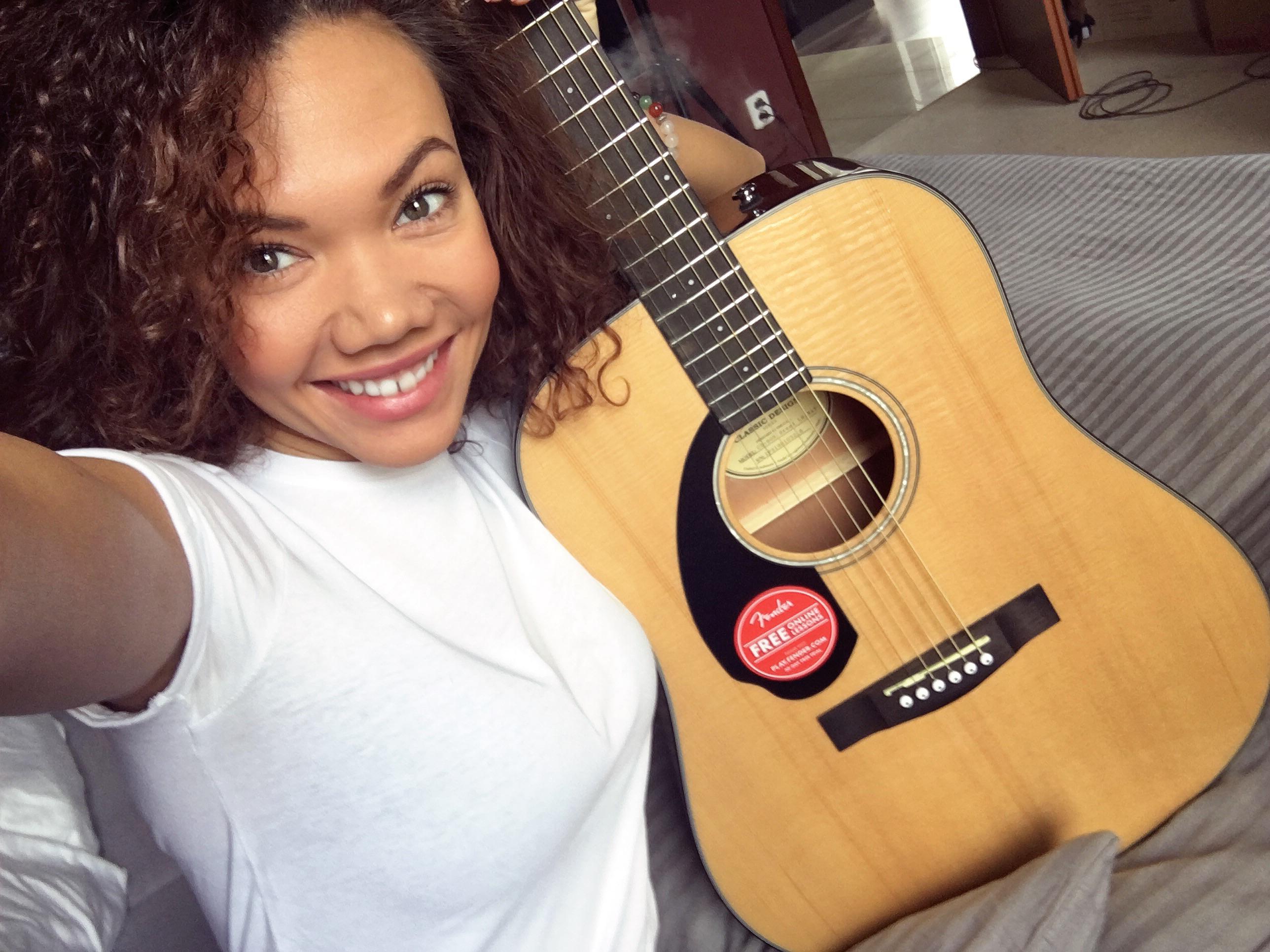 Any tips how to improve in playing the guitar? I am really struggling with it 😃🔫 | Scrolller