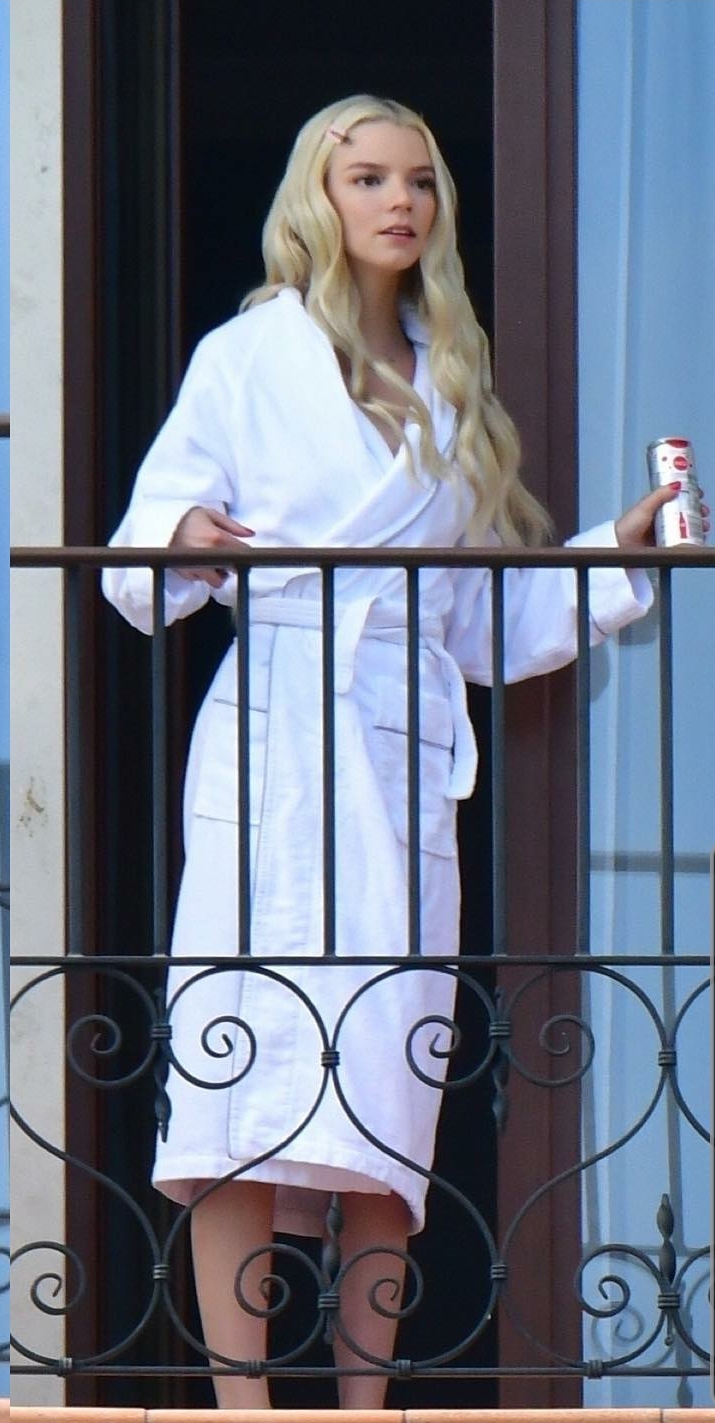 Anya Taylor-Joy in the morning😍 | Scrolller