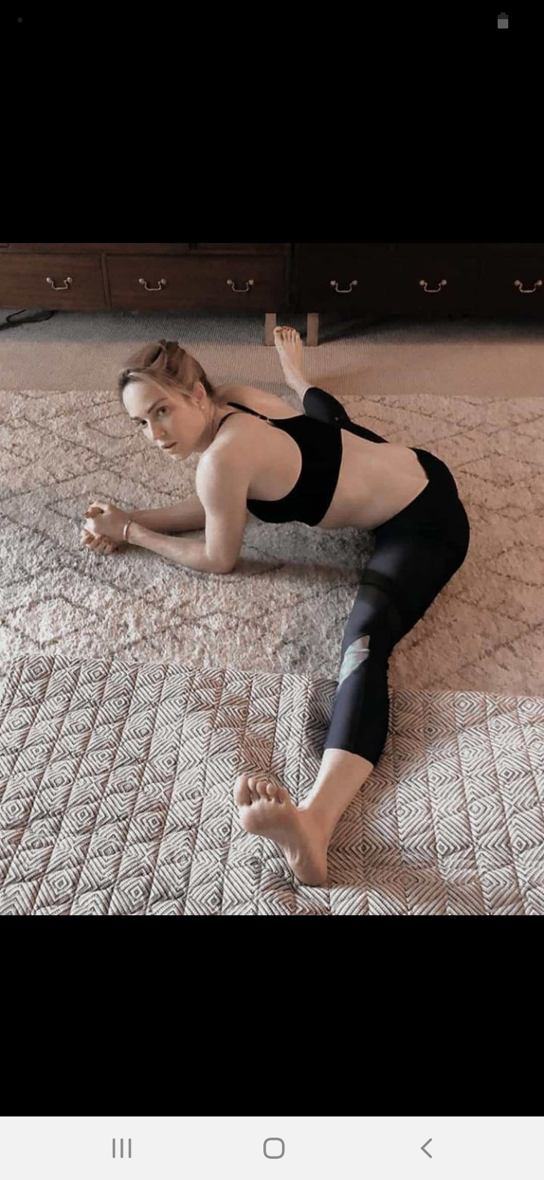 Anybody else love caity lotz I can't get enough of her or her perfect feet | Scrolller