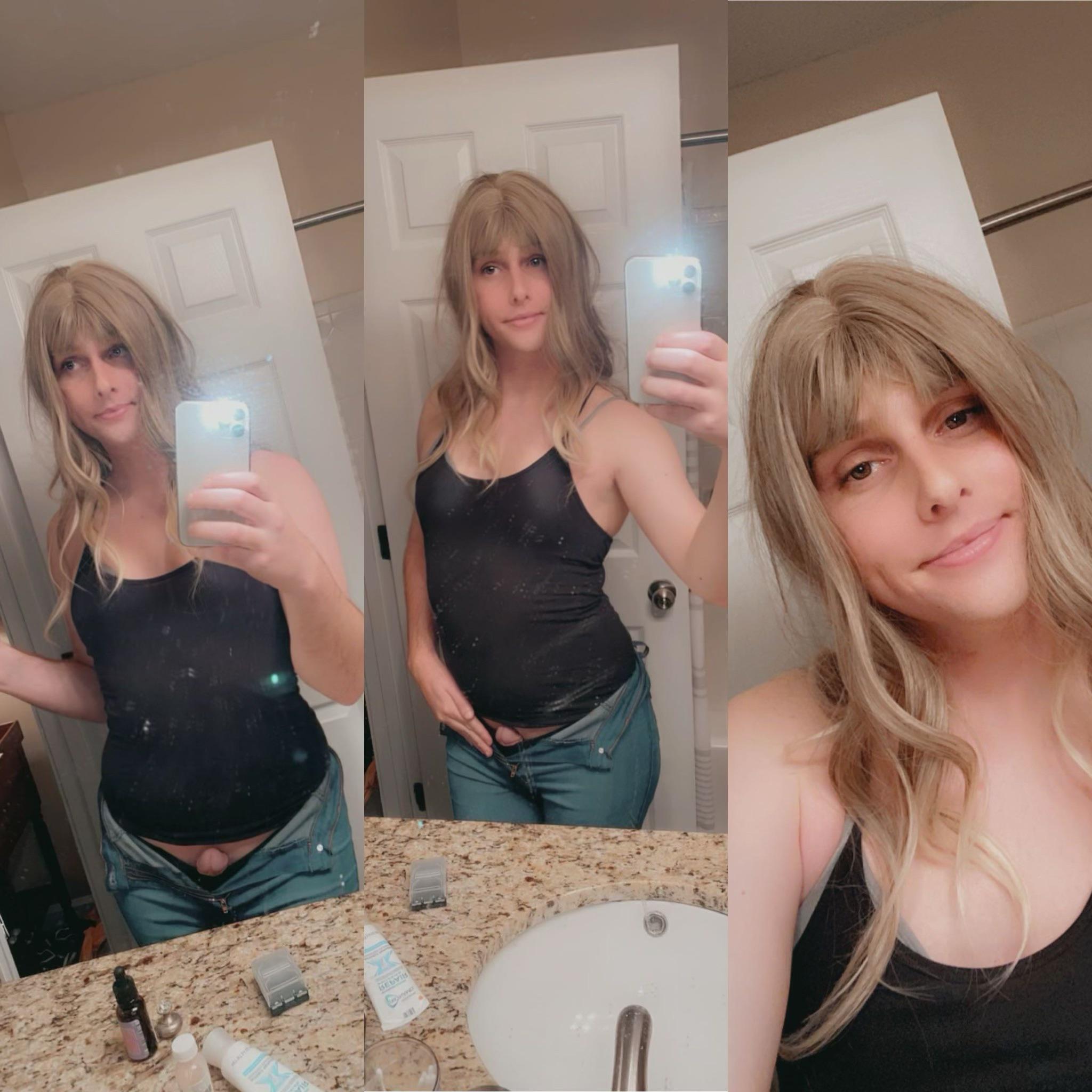 Addicted to the idea of someone jerking off to me... would you? | Scrolller