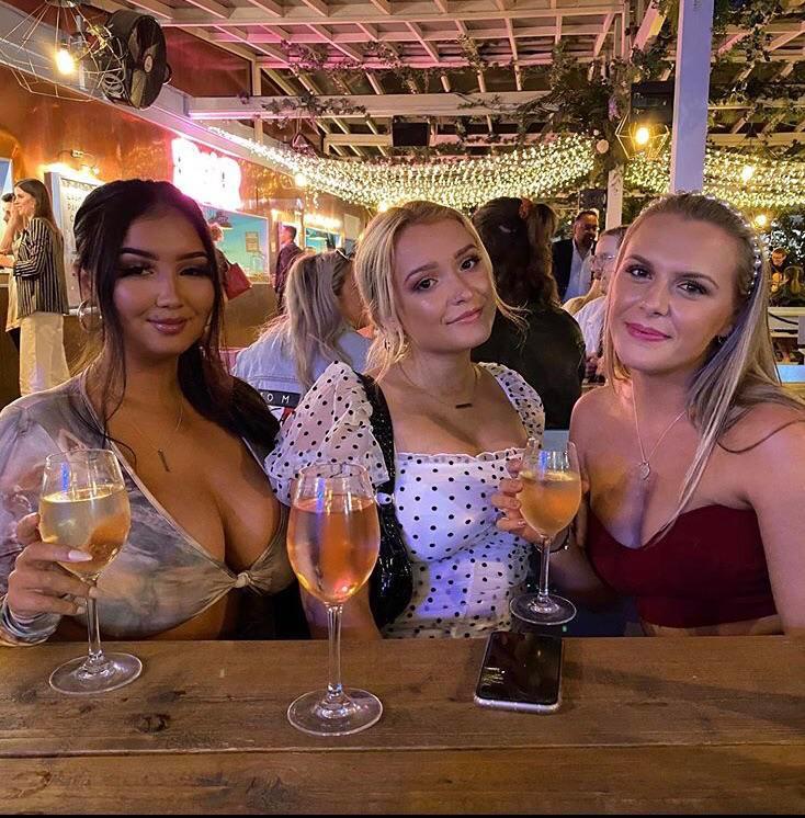 Anyone for drinks? | Scrolller