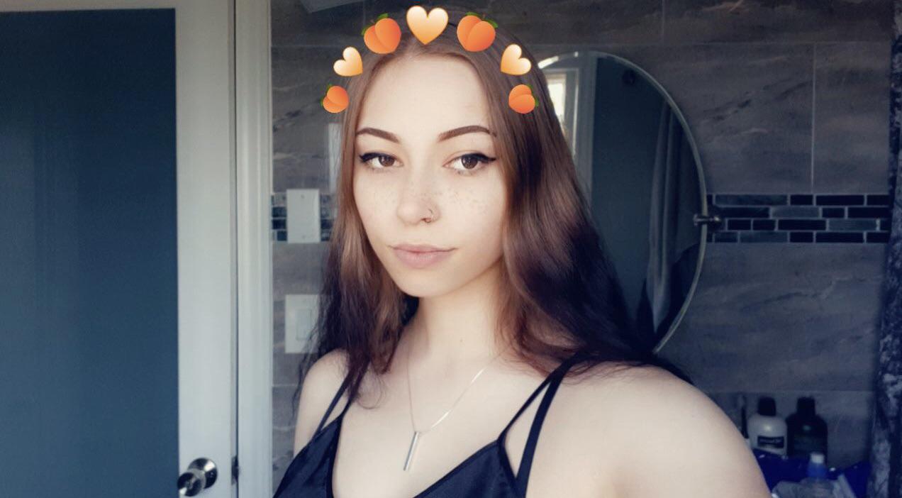 Facefuck material?.. wanna see my gamer slut do the ahegao face?👅🤤👀 | Scrolller