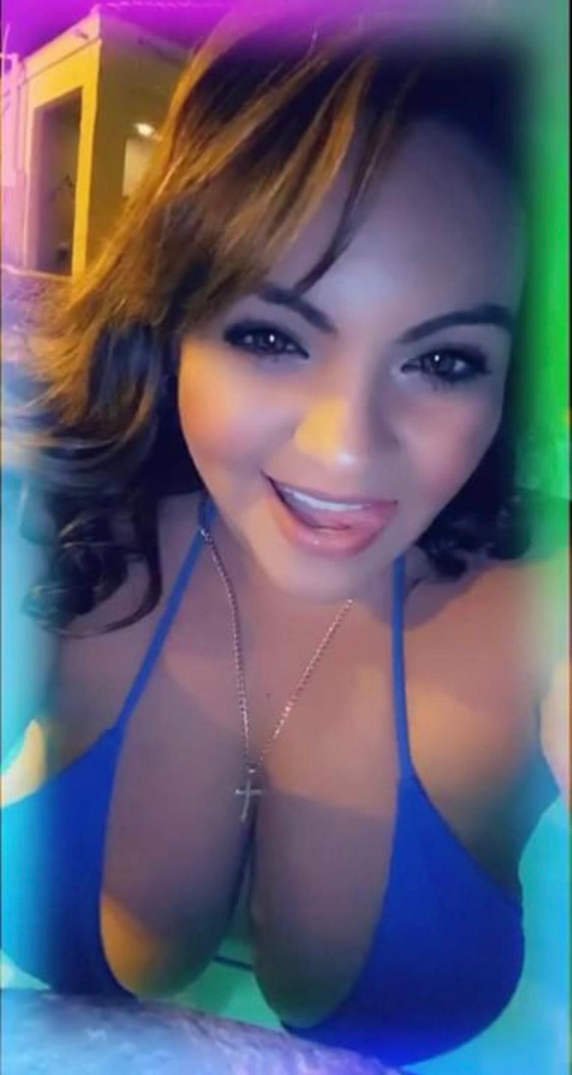 Anyone wanna buy my aunts onlyfans message me it’s only 13 bucks | Scrolller