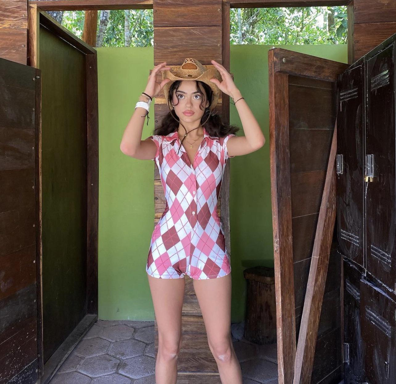 nailea devora looks so tight | Scrolller