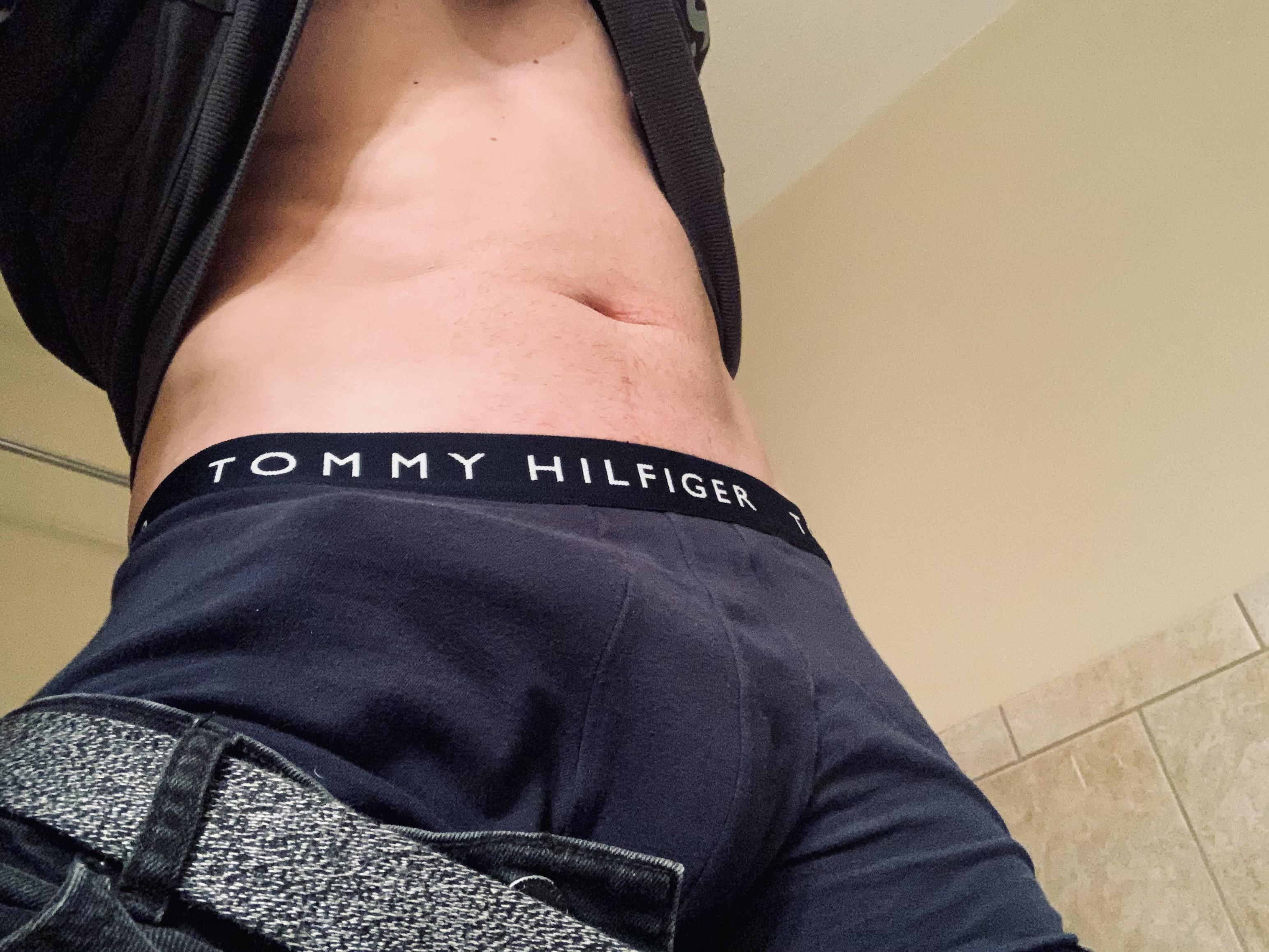 Anyone want to help me undress | Scrolller