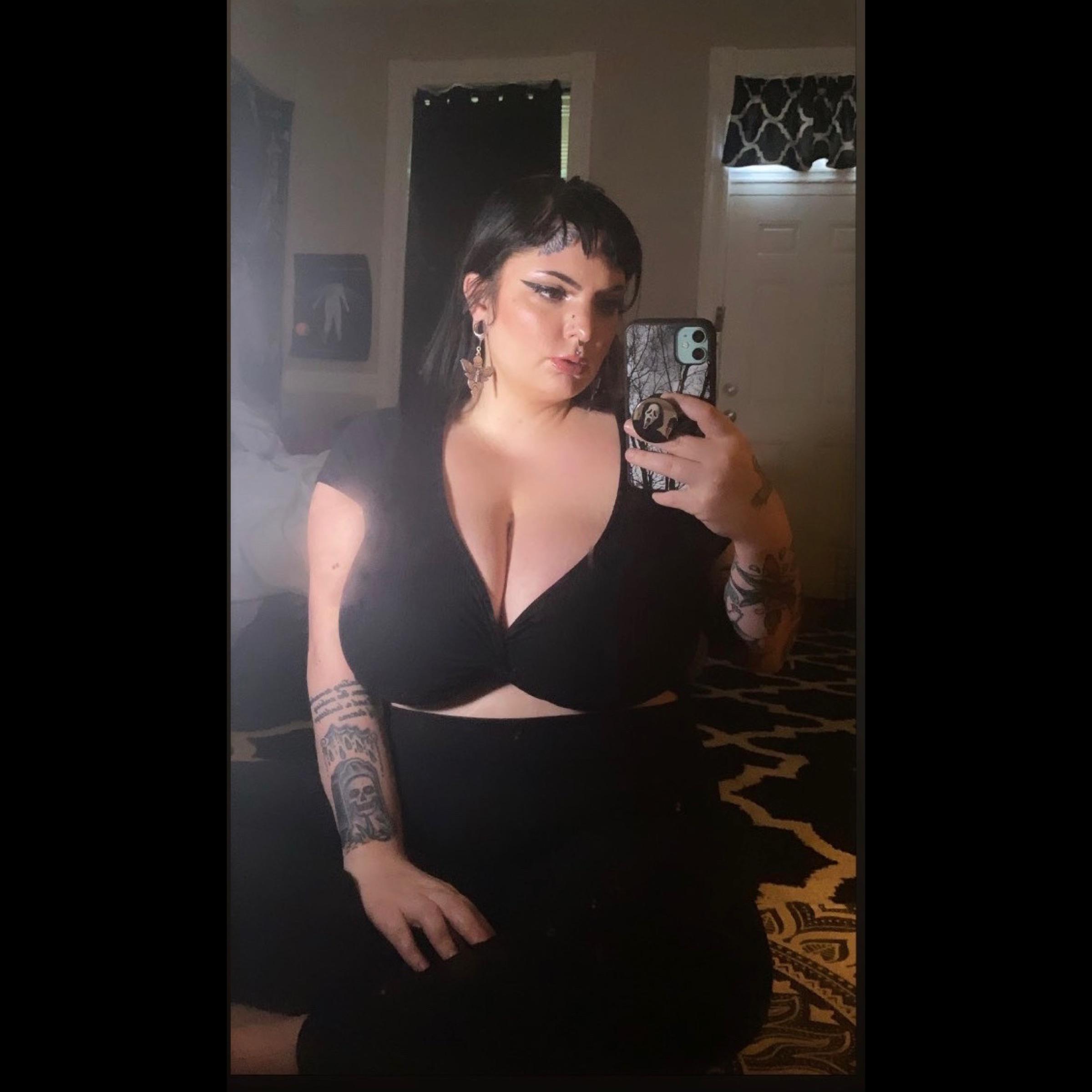 Anything I wear becomes slutty sos | Scrolller