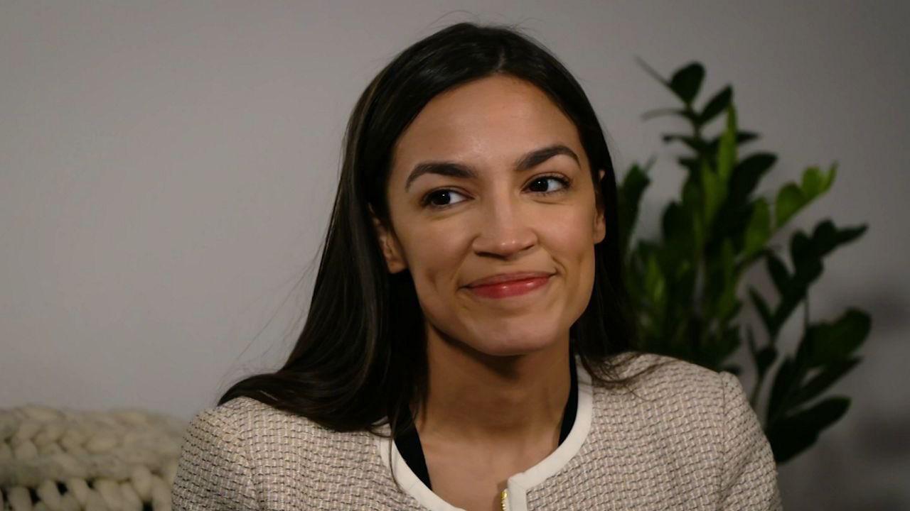AOC knows what you’re thinking about her | Scrolller