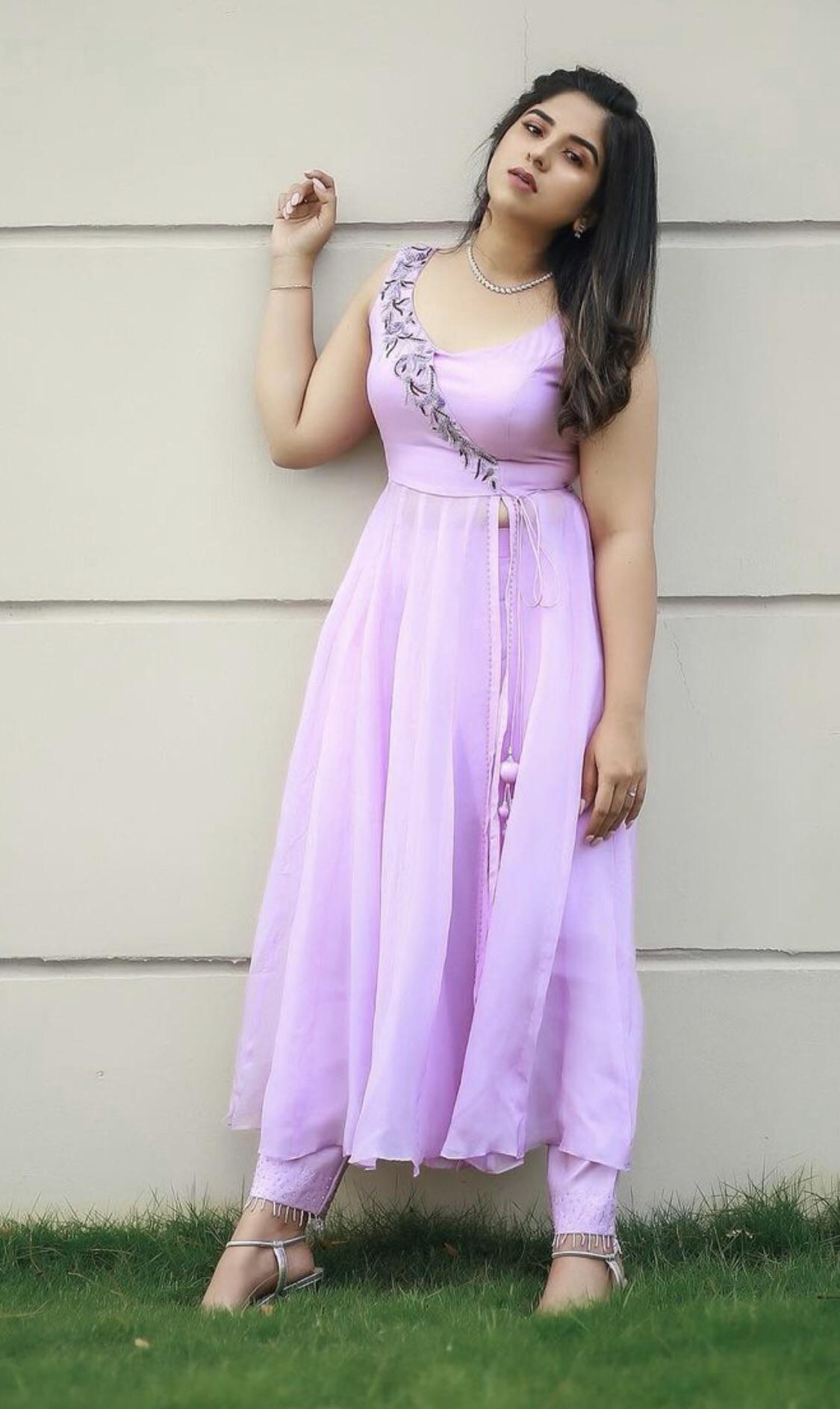 Aparna 🤤 | Scrolller