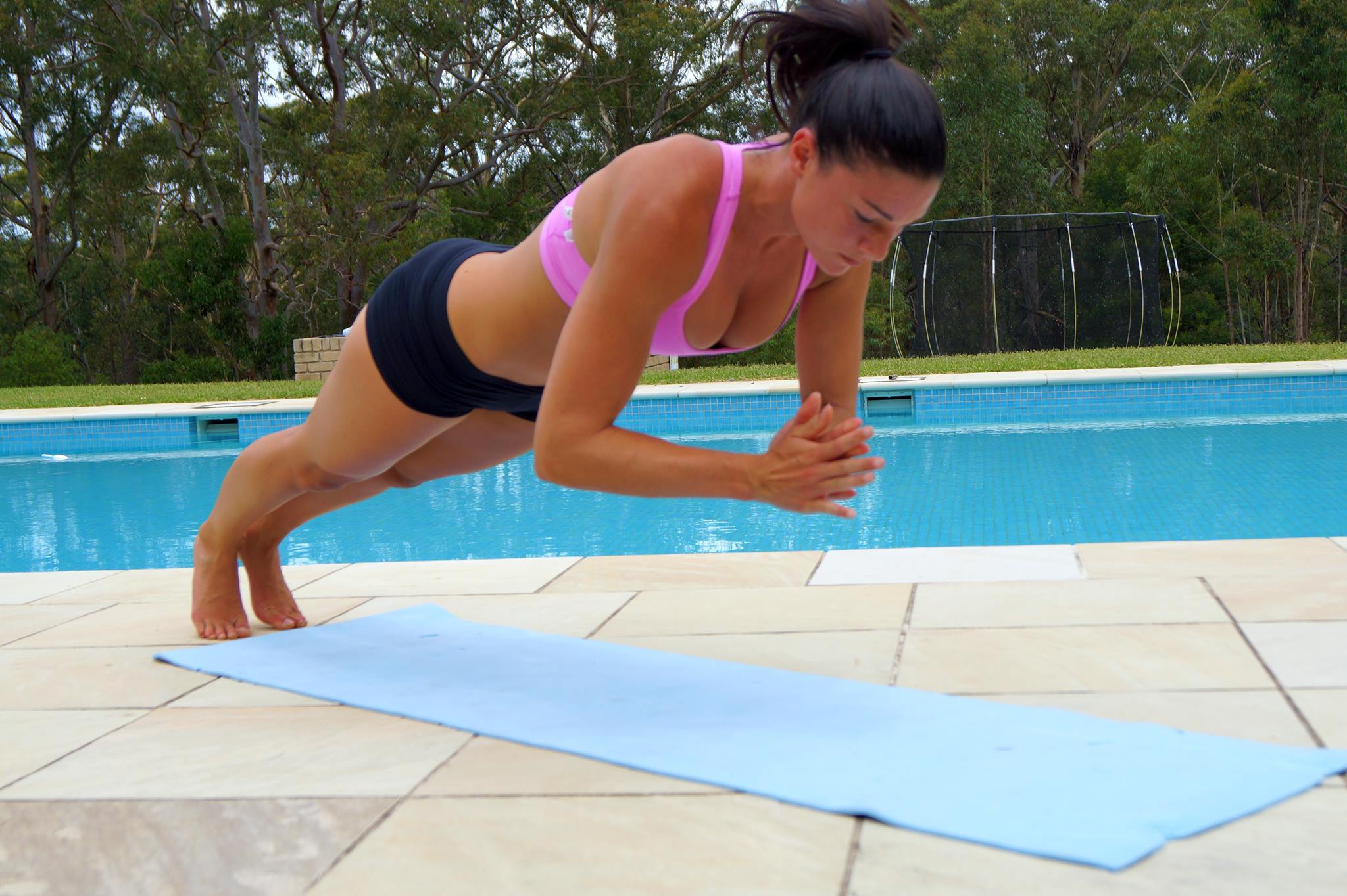 Apparently Michelle Jenneke can hover. | Scrolller