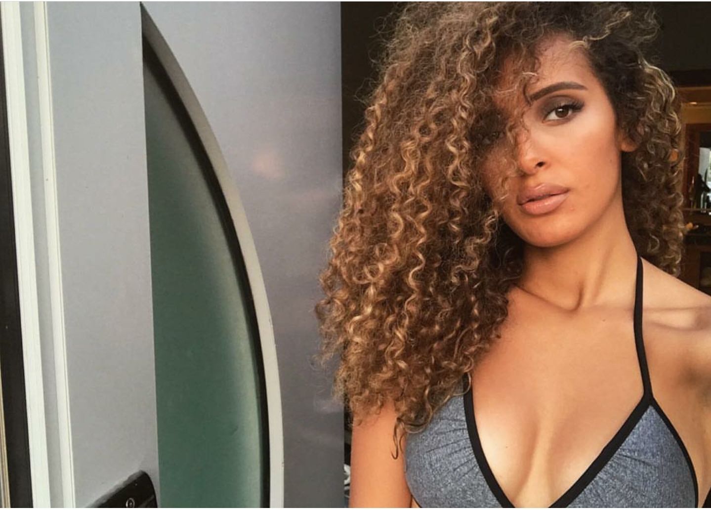 Arabian hottie | Scrolller