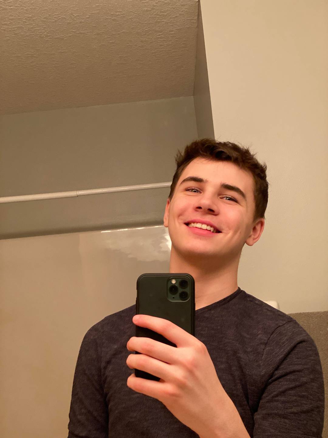 Are bi guys allowed here? 🧐 (18) | Scrolller