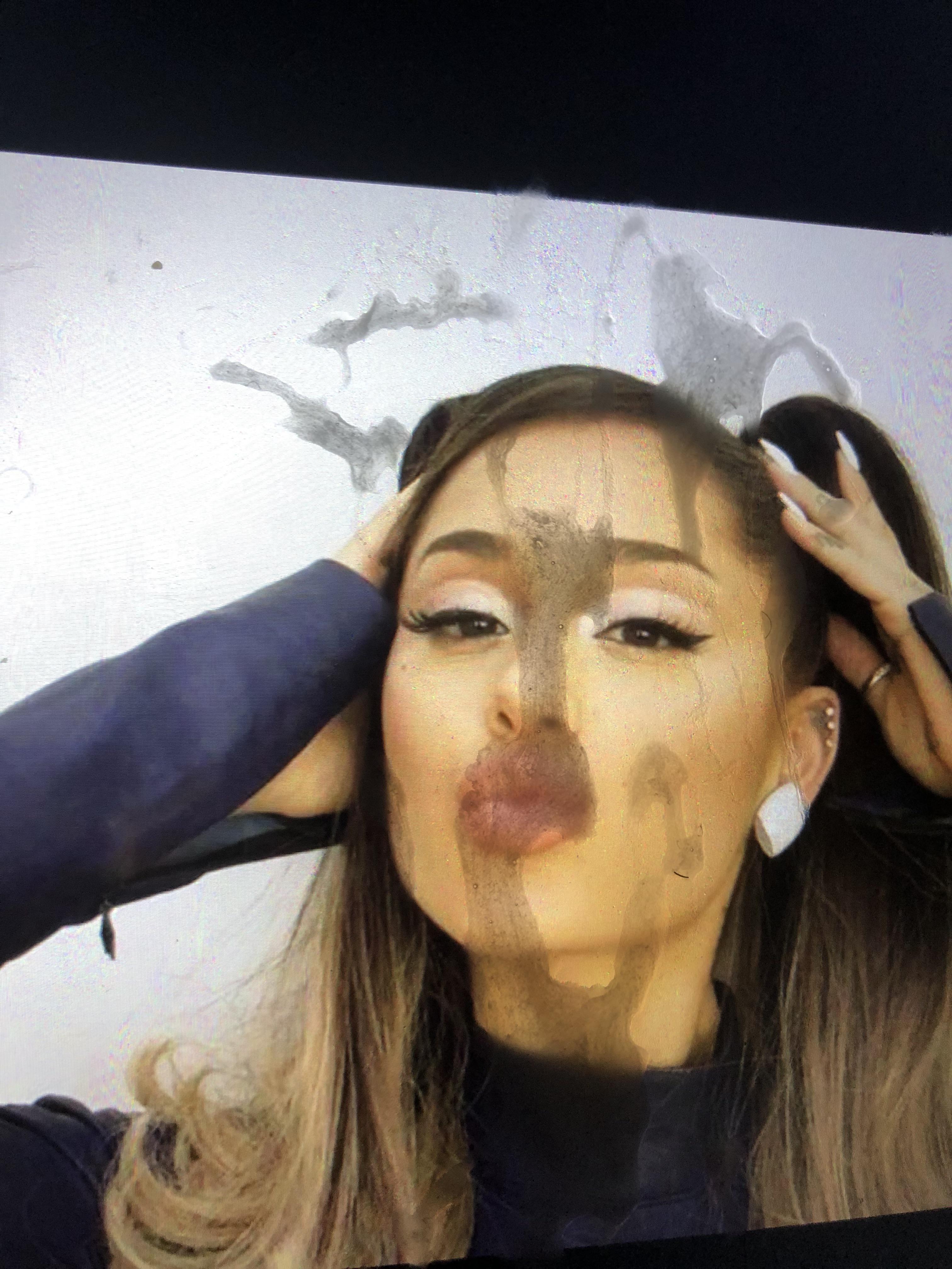 Ariana 💦 | Scrolller