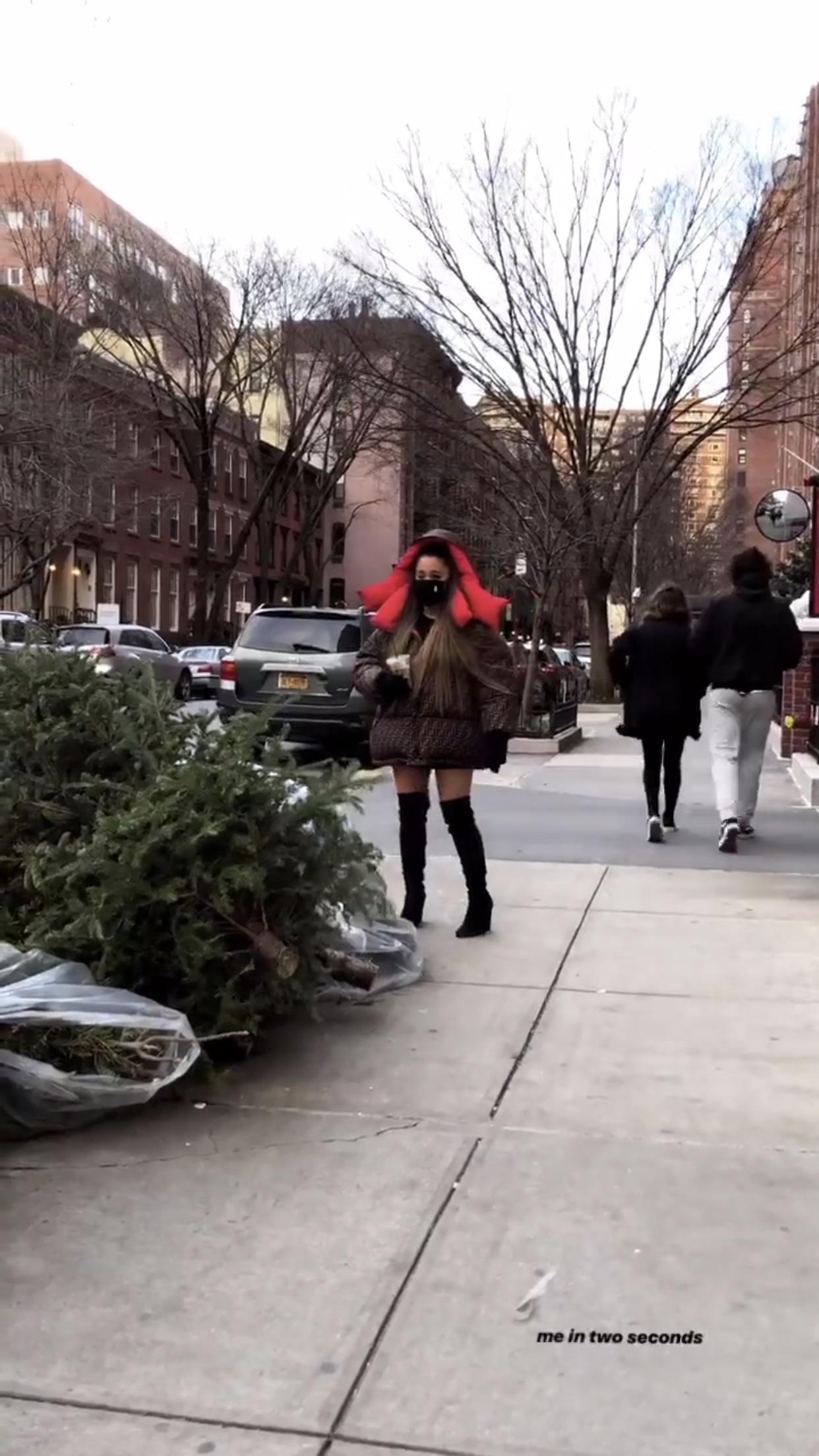 Ariana Grande being a dork | Scrolller