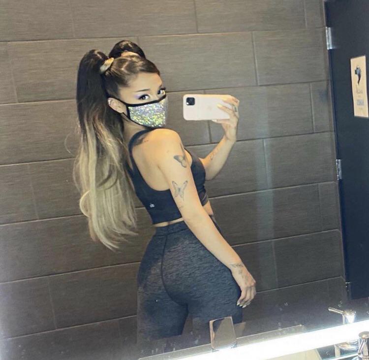 Ariana Grande knows exactly what she’s doing here | Scrolller