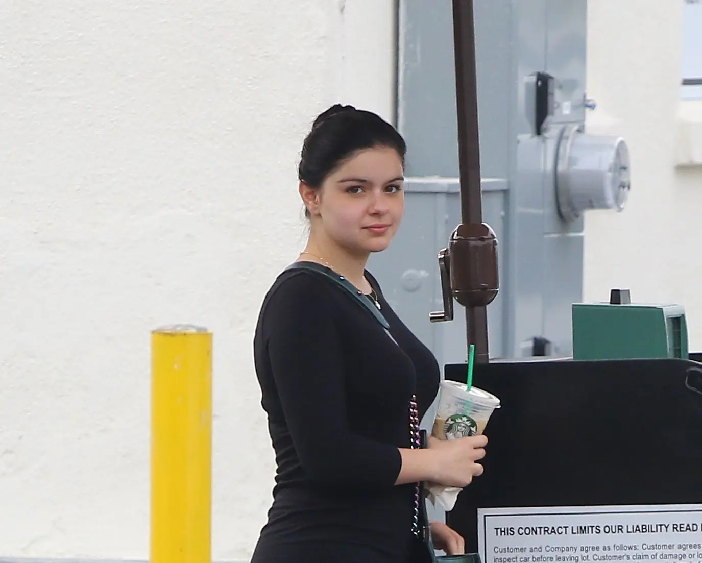 Ariel Winter Scrolller