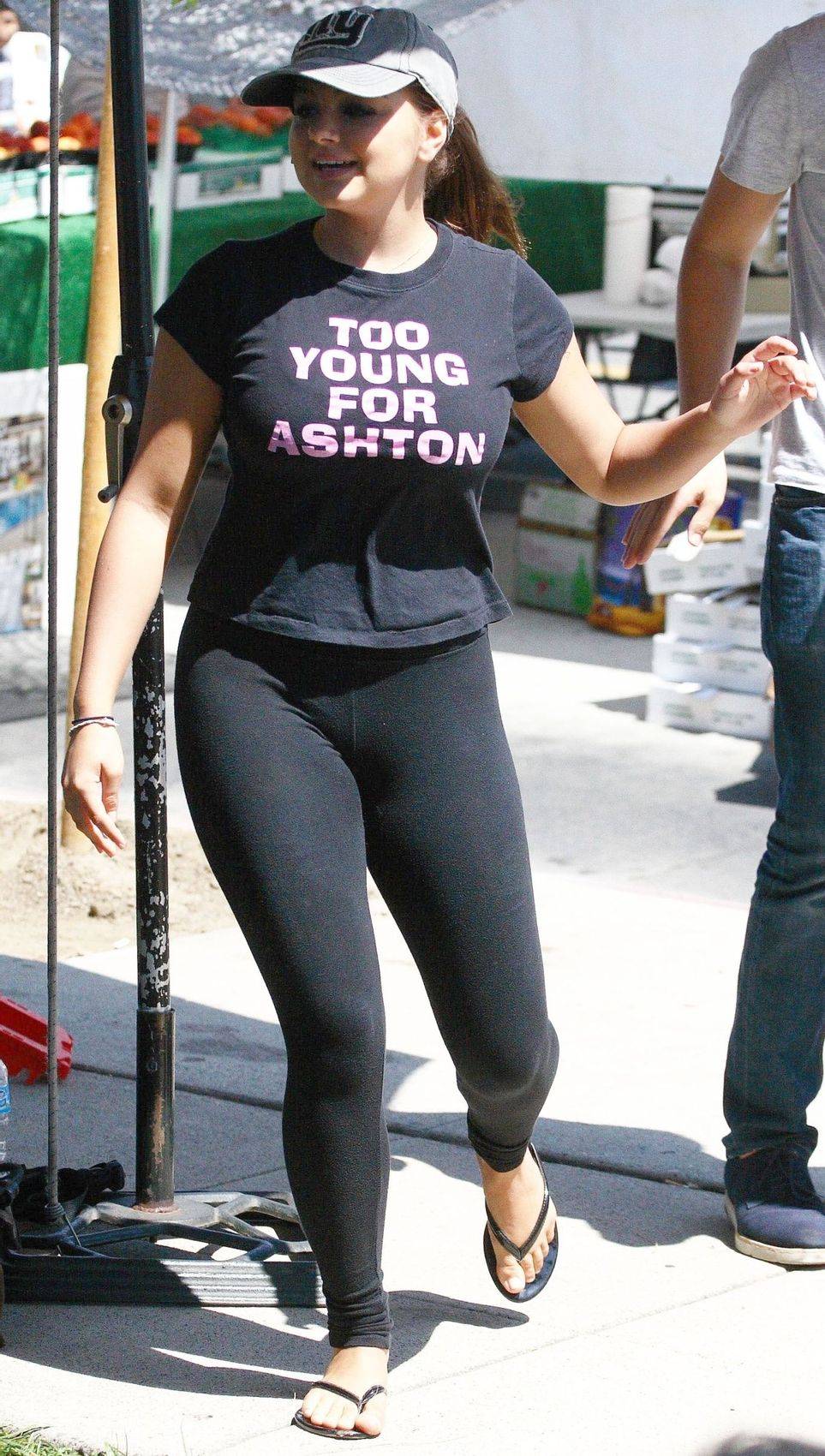 Ariel Winter Scrolller