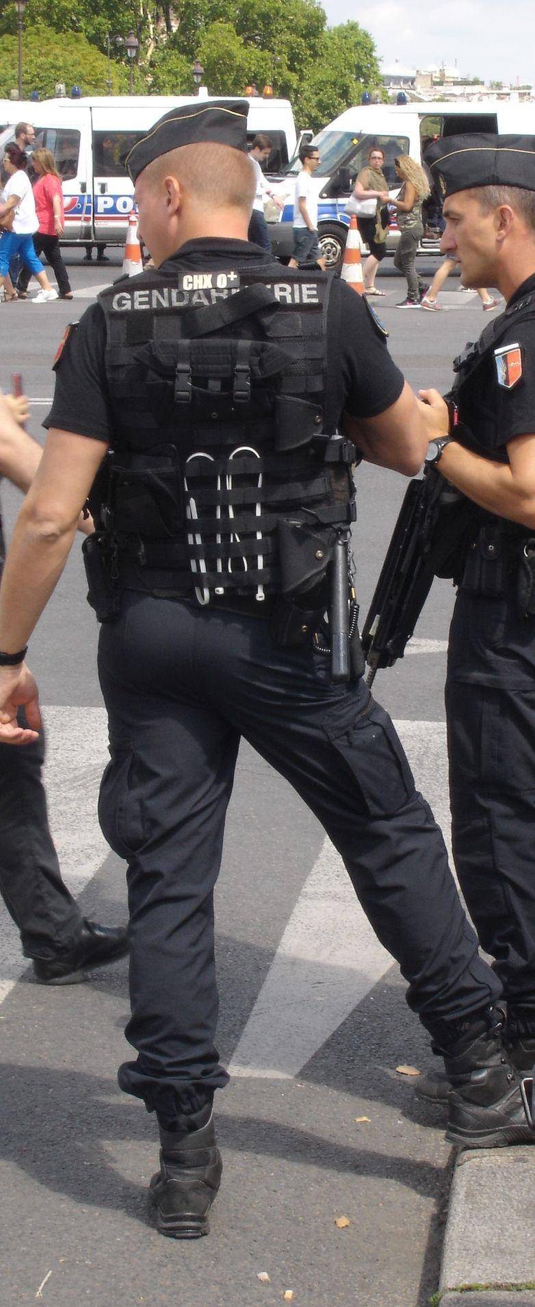 Armed and dangerous | Scrolller