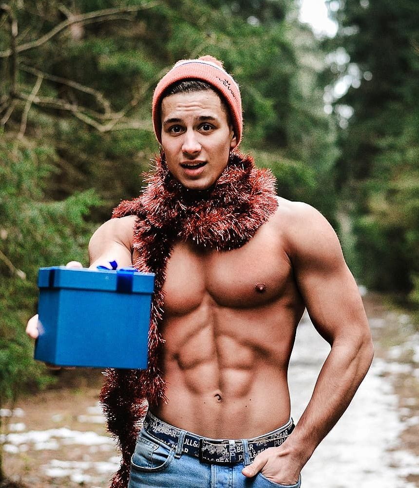 Artyom Dubovik | Scrolller