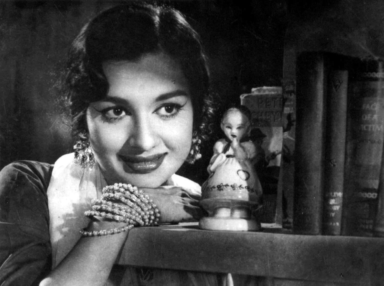 Asha Parekh, 1963 | Scrolller