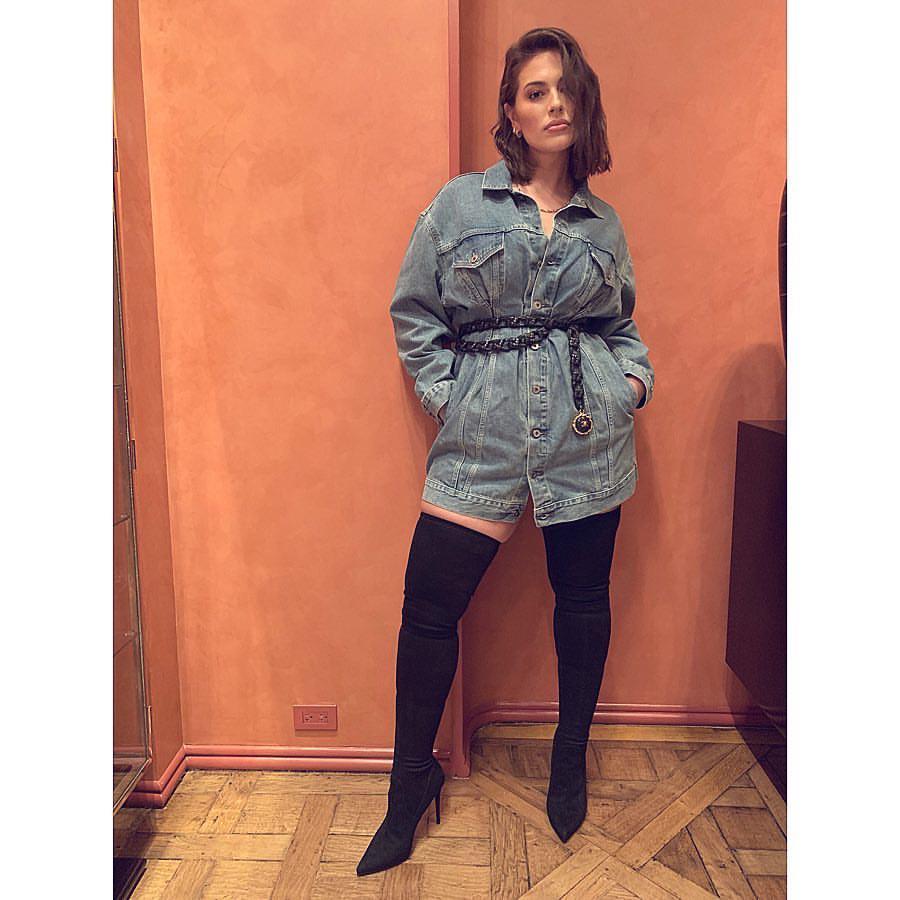Ashley Graham Scrolller