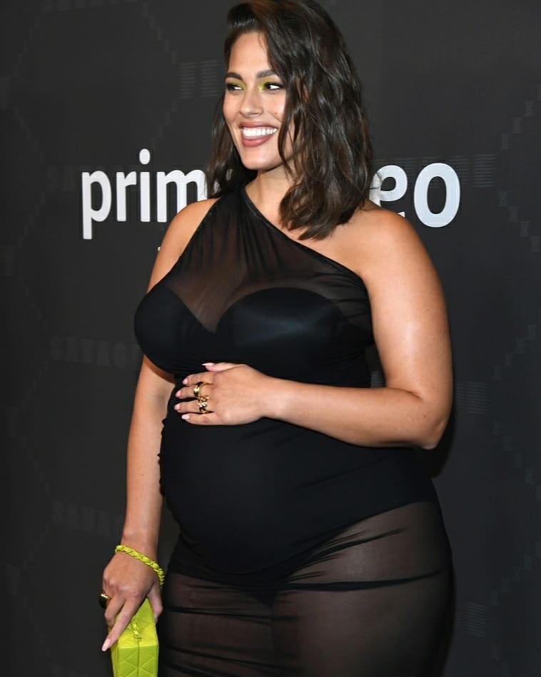Ashley Graham Scrolller